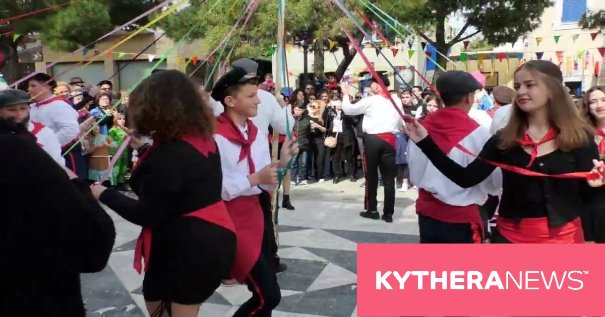 Το γαϊτανάκι στην πλατεία του Ποταμού - Kythera.News - Κυθηραϊκά Νέα