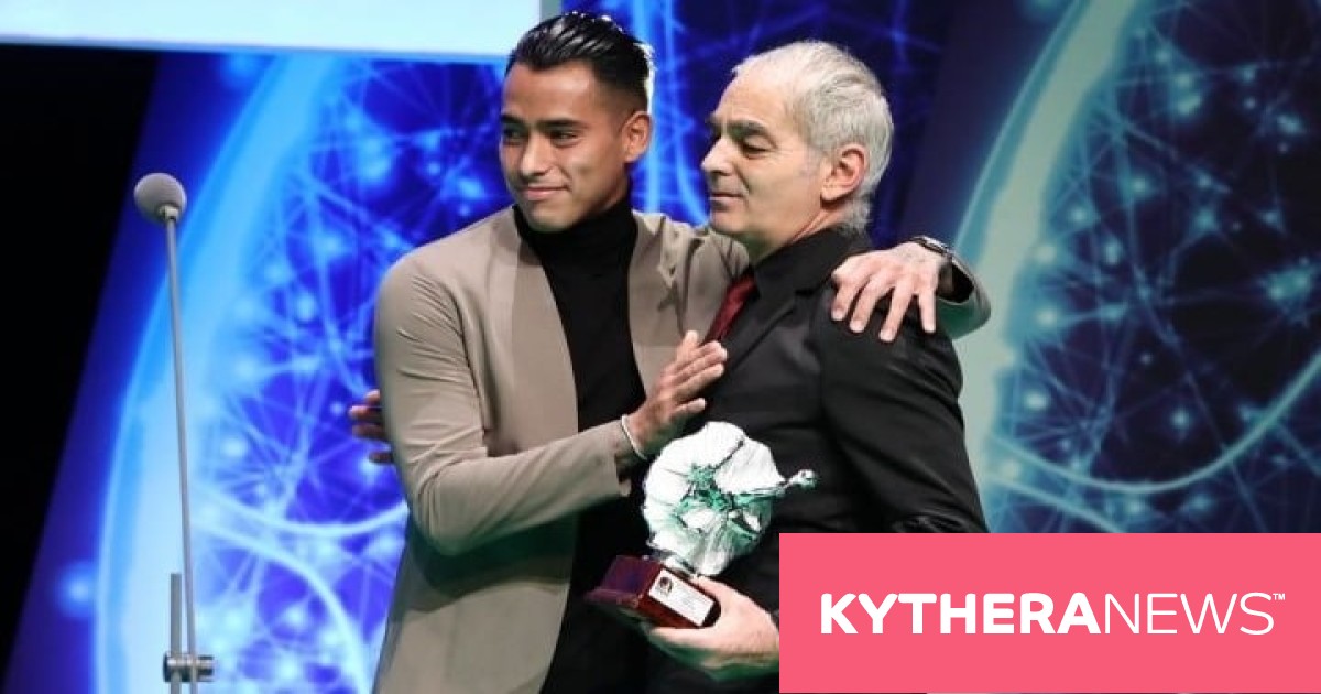 Ο Αραούχο επέστρεψε το βραβείο του Fair Play στους γονείς του Άλκη ...